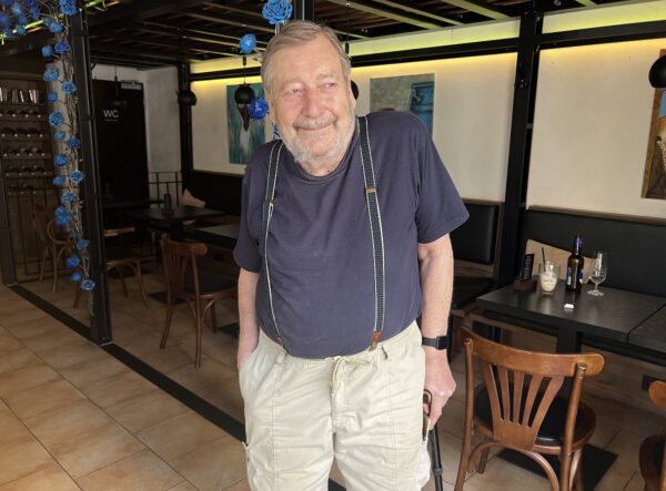 Petr Folprecht ve Varech pokládá mikrofony a sklízí aplaus: Je chyba ...